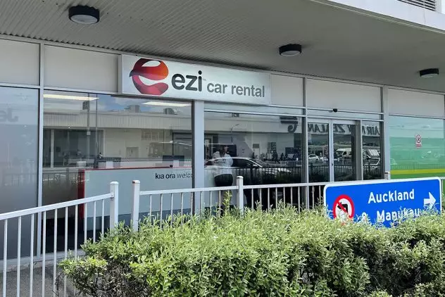 Auckland Airport Car Rental | Ezi Car Rental – Home